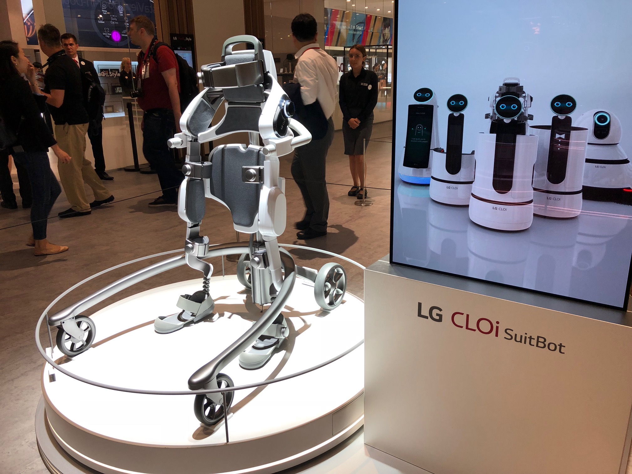LG CLOi SuitBot: O εξωσκελετός της LG που σε κάνει Robocop!