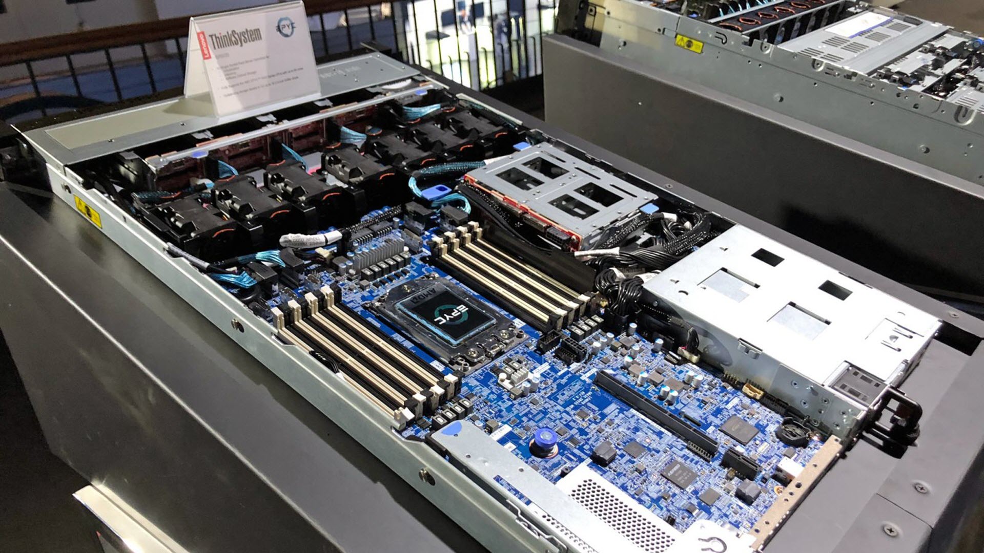 Lenovo ThinkSystem SR635 και SR655, single-socket πλατφόρμες για AMD ...