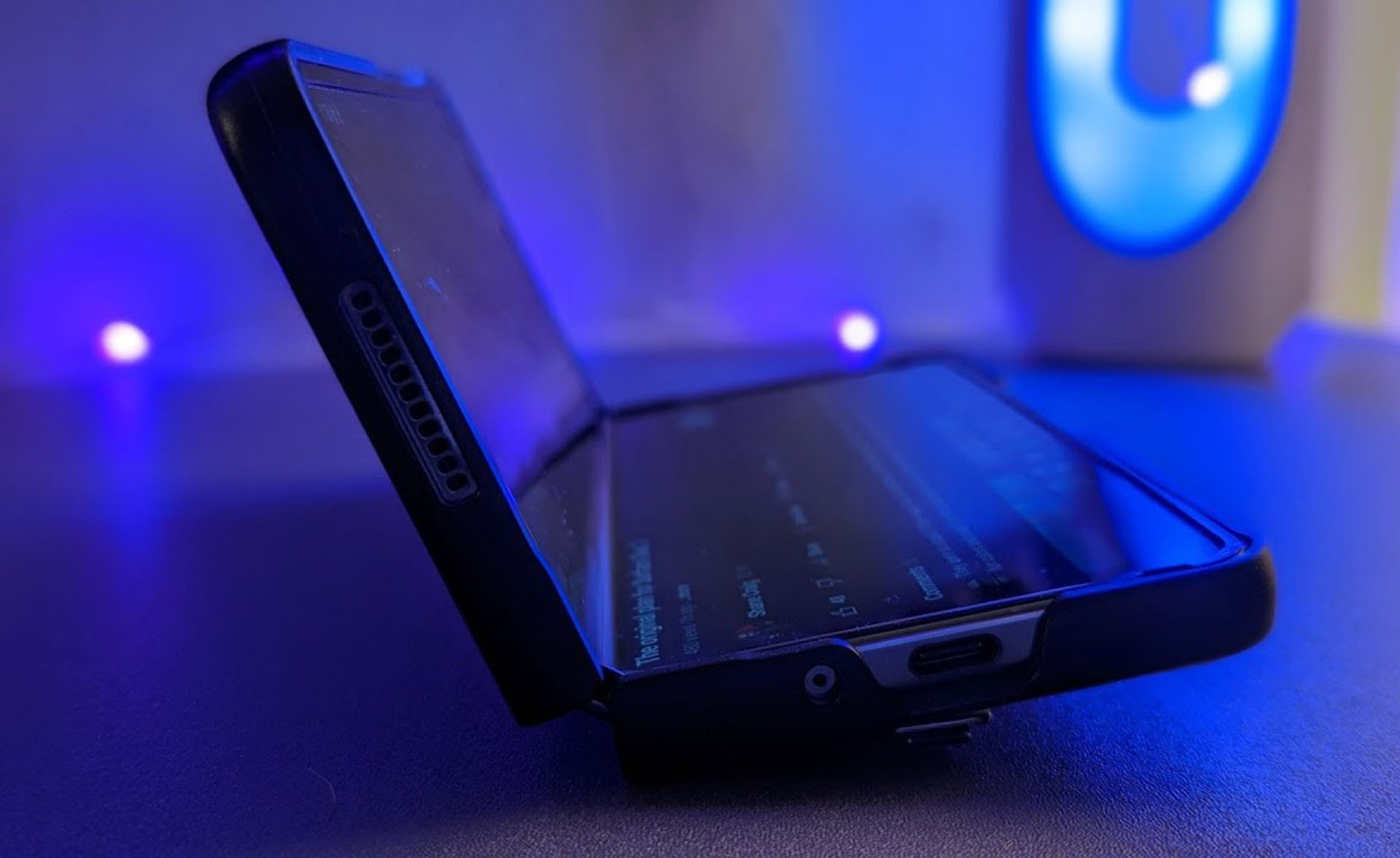 Το νέο foldable της Tecno έχει κάτι που δεν έχουμε δει ούτε σε κινητά ...