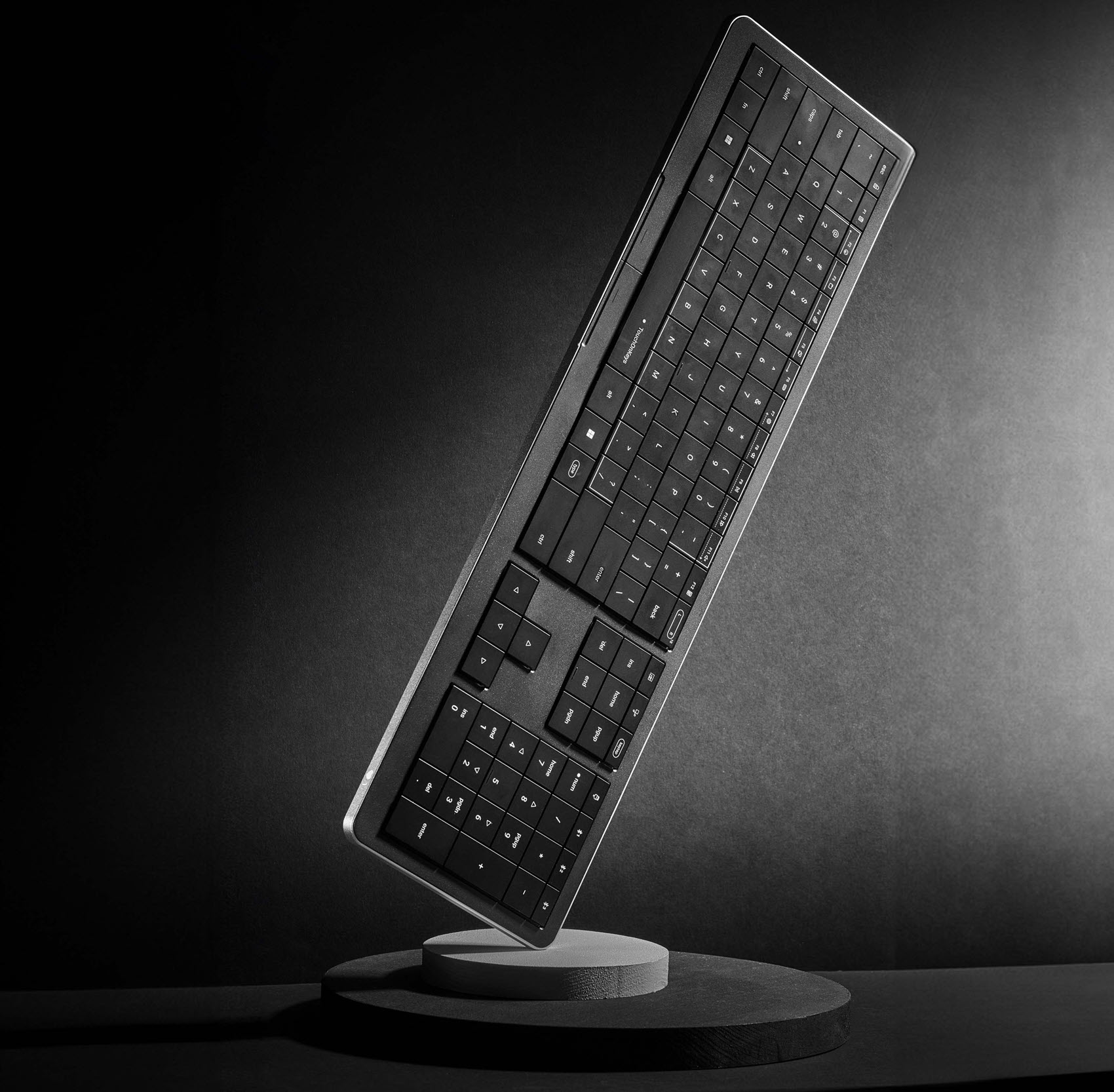 CLVX 1: Το πιο high tech Bluetooth πληκτρολόγιο με ενσωματωμένο ...