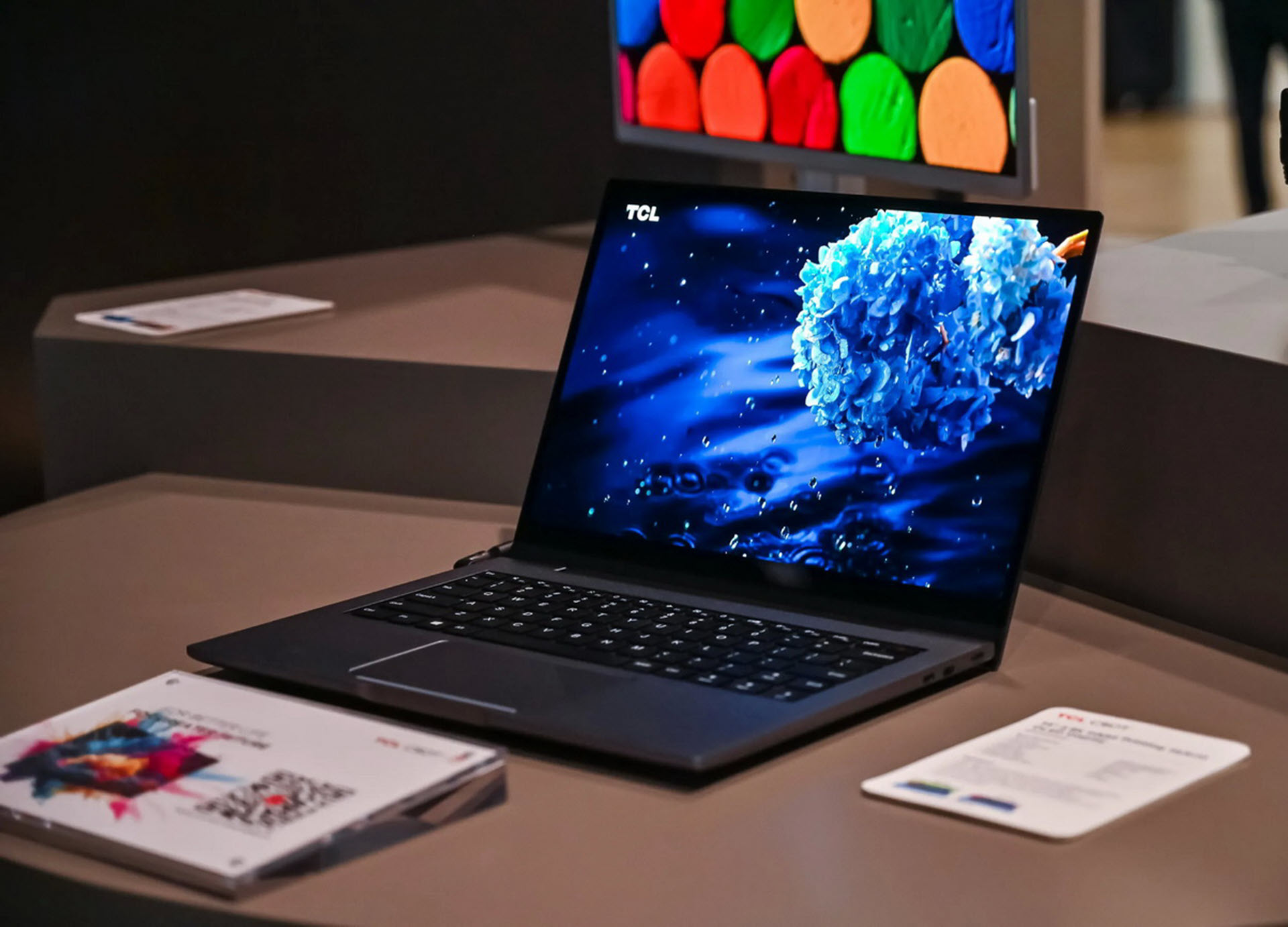 Η TCL θέλει να εκτυπώνει τις μελλοντικές οθόνες και έχει ήδη έτοιμη την ...