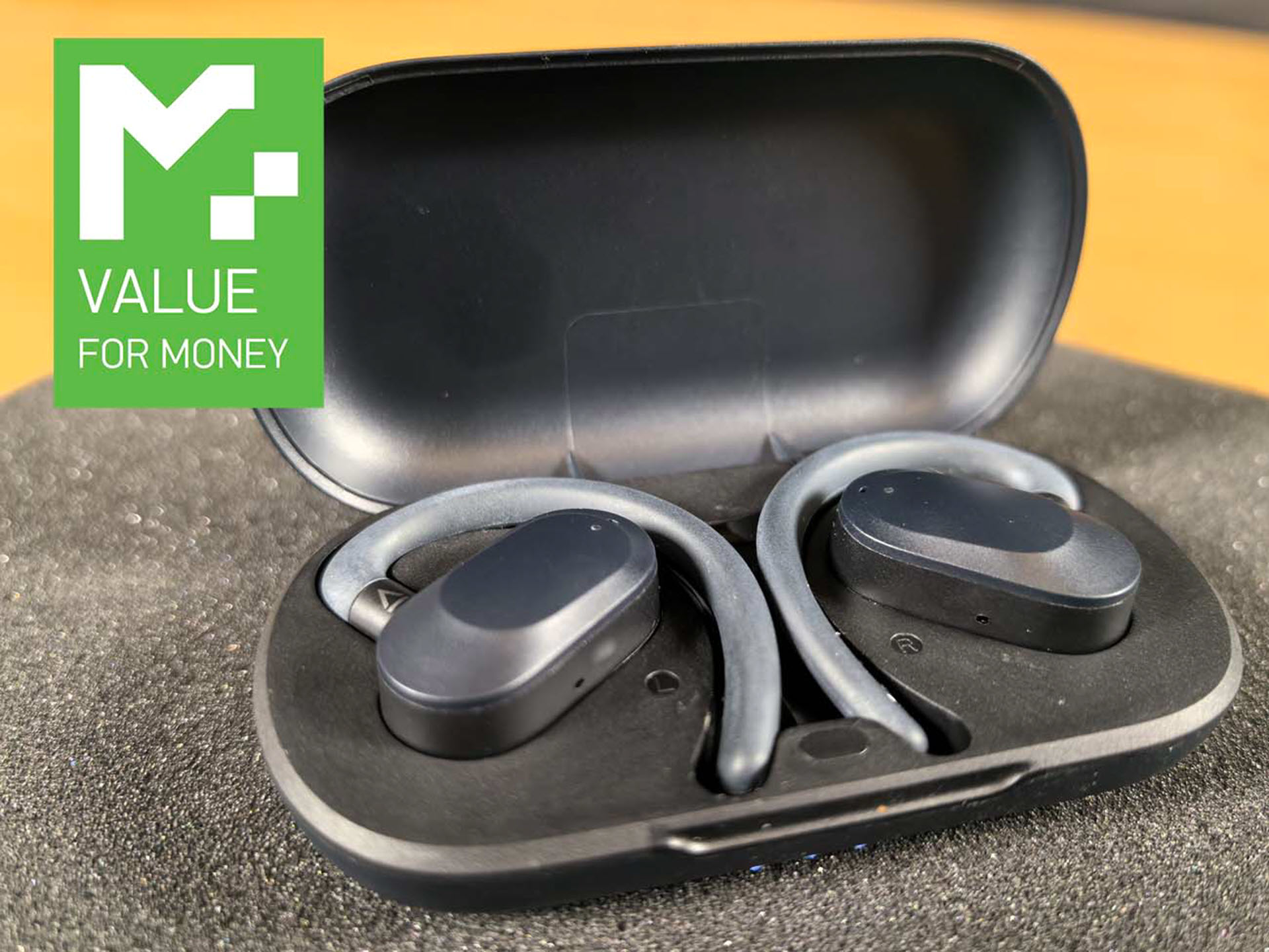 Creative Outlier Go review: Για δραστήριους που θέλουν να ακούνε τα ...